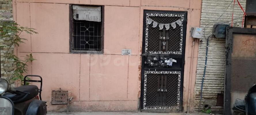 2 BHK House / Villa for sale in Sector 7 Rohini North Delhi - 560 Sq. Ft.