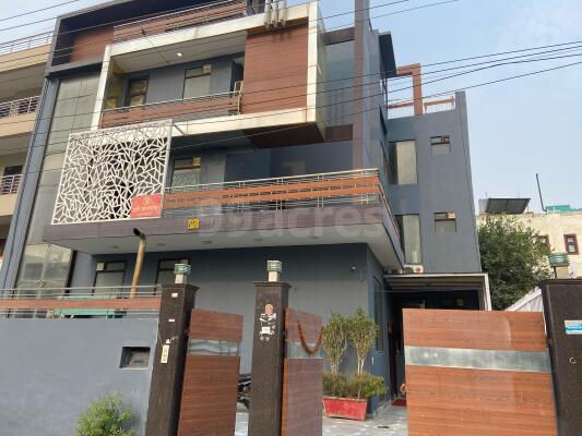 Single Room PG in Sector 45 - Private room / Single sharing PG in ...