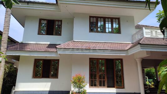 4 BHK House / Villa for sale in Piravom Ernakulam - 6316 Sq. Ft.