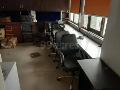 Ready to move Office Space in Mayur Vihar Phase 3 East Delhi - 340 Sq. Ft.