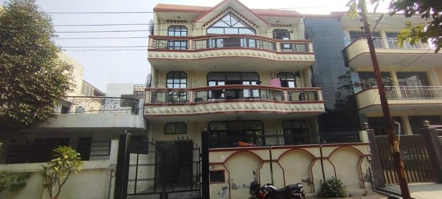 4 BHK Property in B Block Sector 48, Noida - 2+ Flats, Houses in B ...