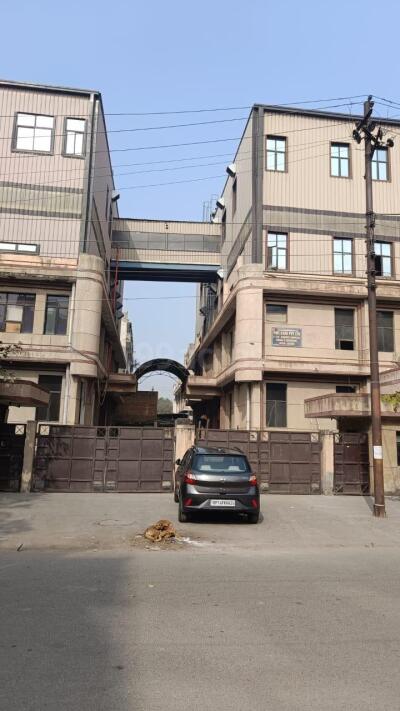 Factory for sale in Hosiery Complex Noida - 25000 Sq. Ft.