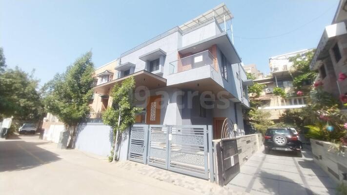 3 crores to 5 crores - Independent House for sale in Ahmedabad