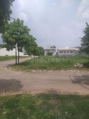 Residential land / Plot for sale in Emaar Mohali Hills Plots Sector 105 Mohali - 300 Sq. Yard.
