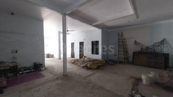 Showroom for rent in Unity One Janakpuri West Delhi - 2300 Sq. Ft.