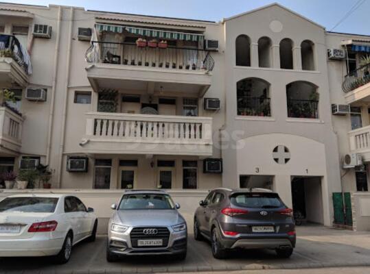 4 BHK Builder Floor for sale in Independent Floors at DLF City Phase 4 ...