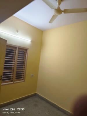 2 BHK / Bedroom Apartment / Flat for rent in Hmt Layout Mathikere ...