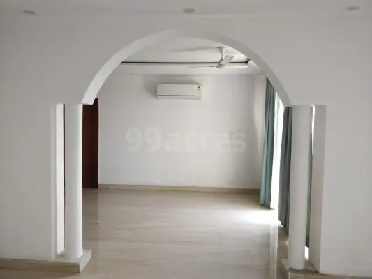 Property for rent in in Sector Pi 1, Greater Noida between 30000 to 50000.