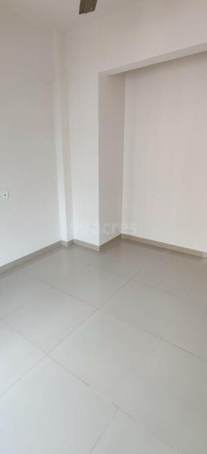 2 BHK Apartment / Flat for sale in Orlem Malad West - 720 Sq. Ft.- 1st ...