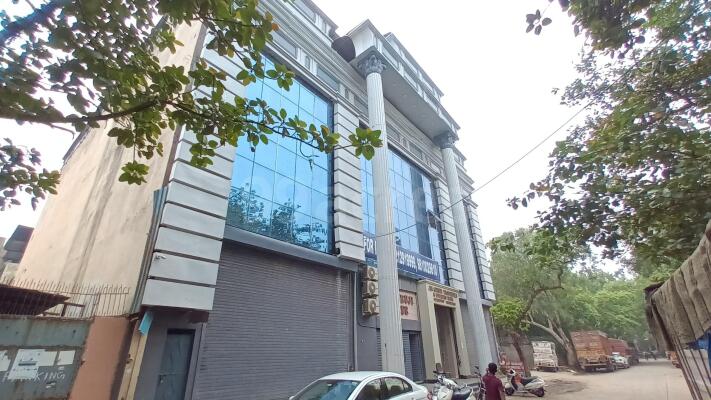 900 sq ft to 1000 sq ft - Warehouse in Kirti Nagar Industrial Area, Delhi