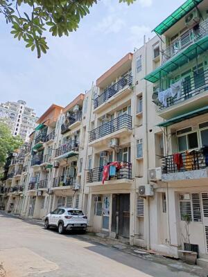 1 RK Flat Flats for sale in DLF Richmond Park DLF Phase 4 Gurgaon - 200 ...