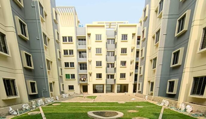 3 BHK Flats for resale in The Lake Paradise, Barasat Kolkata - 3 BHK in ...