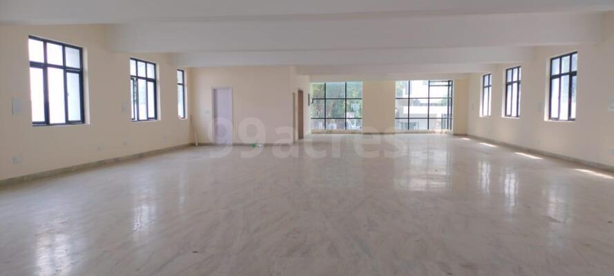 Factory for sale in Hosiery Complex Noida - 5161 Sq. Ft.