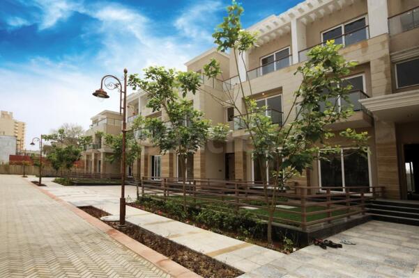 5 BHK House / Villa for sale in Sector 70A Gurgaon - 2610 Sq. Ft.