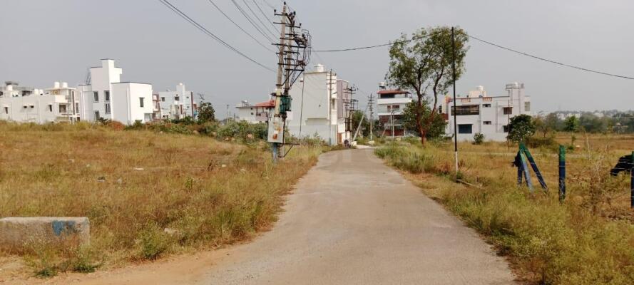 Plots for resale in Unnathi Bharathi City, Bogadi Mysore