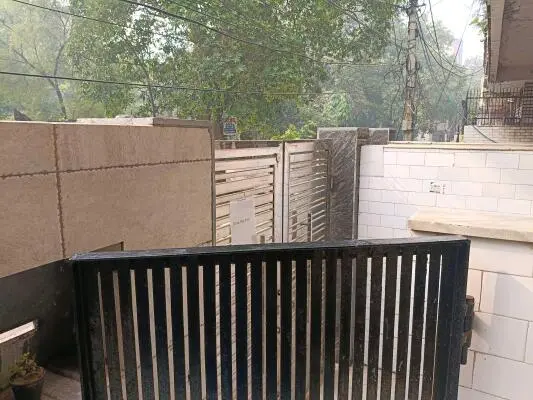 PG in University Enclave, Delhi Under 7000 - Paying Guest in University ...