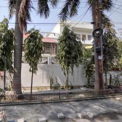 6 BHK House / Villa for sale in C Block Sector 36 Noida - 4086 Sq. Ft.