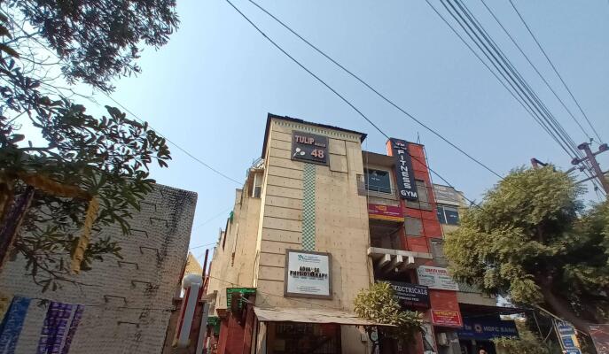 Shop for rent in Tulip Mall Sector 48 Noida - 850 Sq. Ft.