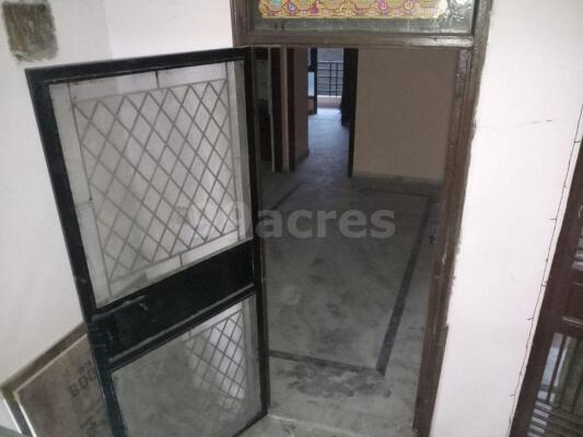 Property for rent in in Devli, Delhi between 5000 to 10000.