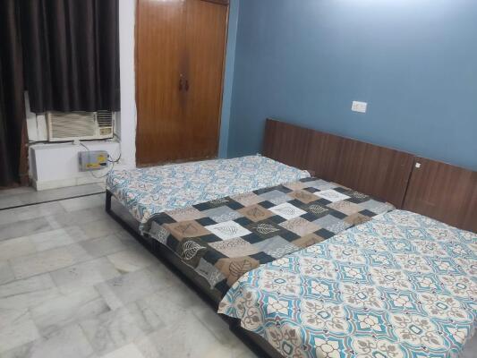 PG in Sector 33, Noida Under 10000 - Paying Guest in Sector 33, Noida ...