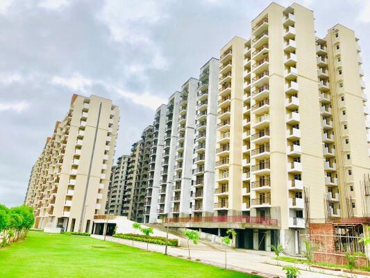 3 BHK Property in Block N, New Palam Vihar Phase 1, Gurgaon - 4+ Flats ...