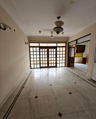 Property in Mayur Vihar Phase 1, Delhi - Real Estate in Mayur Vihar ...