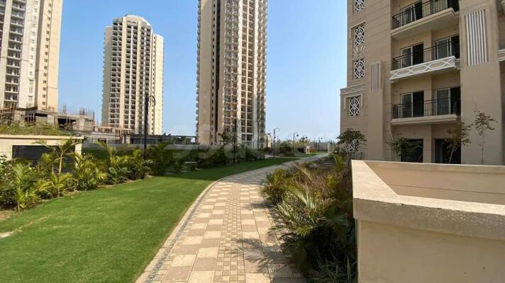 2 BHK Apartment / Flat for sale in ATS Allure Yamuna Expressway Greater ...