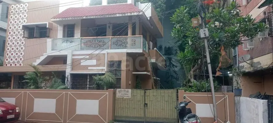 Single rooms for rent in in Indore between 2000 to 3000.