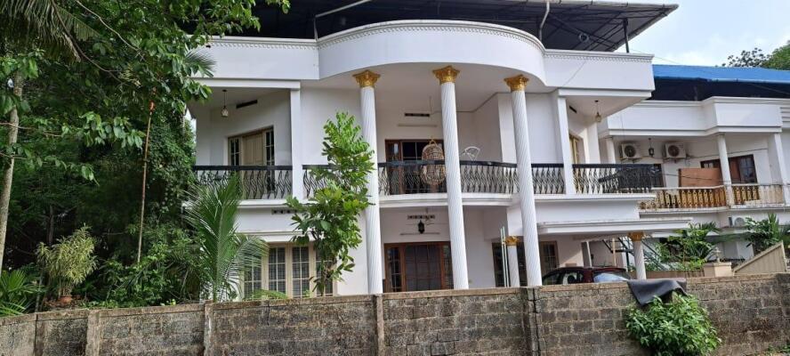 5 BHK House / Villa for sale in Ponekkara Kochi - 3267 Sq. Ft.