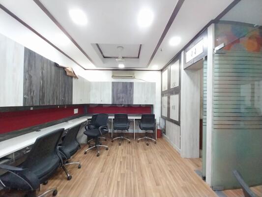Ready to move Office Space in Netaji Subhash Place Delhi - 560 Sq. Ft.