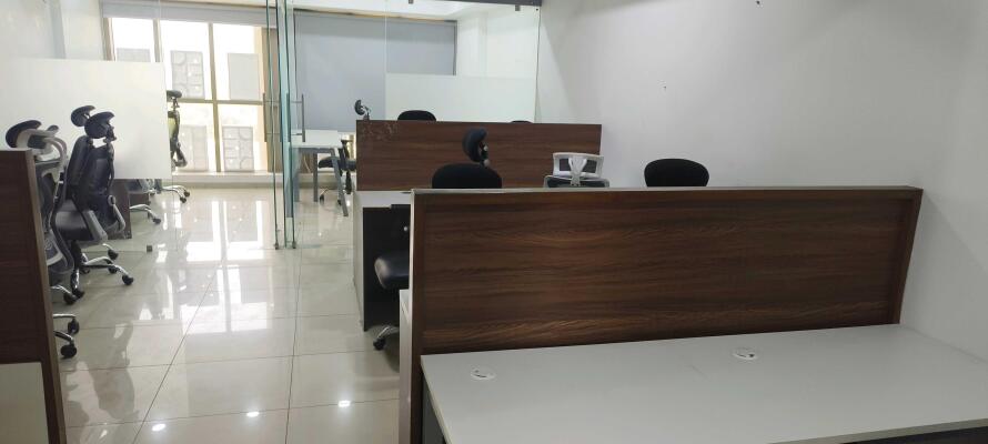 Ready to move Office Space in Shilp Epitome Bodakdev Ahmedabad - 822 Sqft