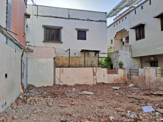 Residential land / Plot for sale in Vasna Road Vadodara - 86 Sq. Yard.