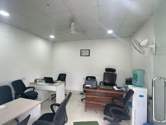 Ready to move Office Space in Ocus Quantum Sector 51 Gurgaon - 625 Sq. Ft.