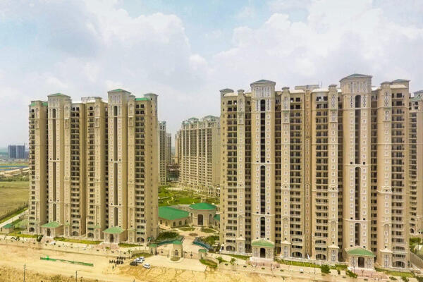 Flats in Noida Greater Noida Expressway, Noida under 5 lakhs - 4 BHK ...