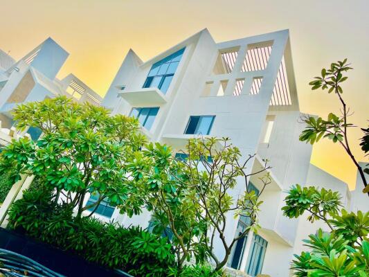 4 BHK House / Villa for sale in Rise Resort Residences Sector 1 Greater ...