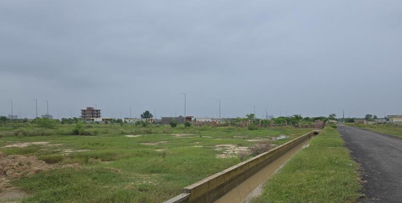 Residential land / Plot for sale in Yamuna Expressway Authority Plots ...