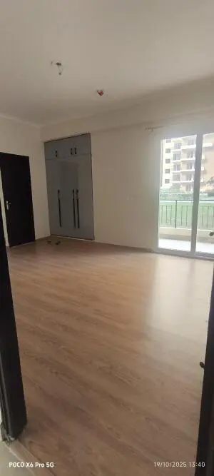 4 BHK Apartments / Flats for rent in Noida Between 60000 to 75000