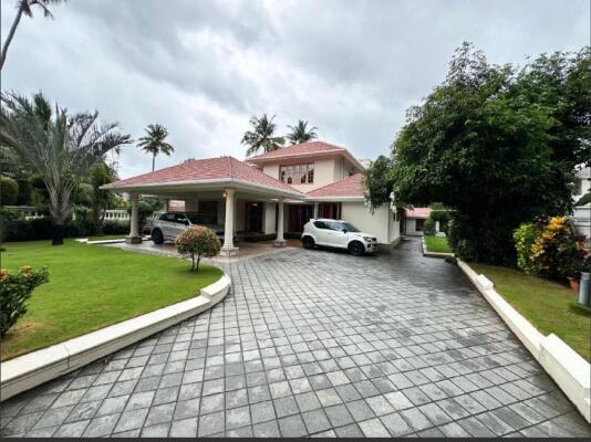 4 BHK House / Villa for sale in Edappally Kochi - 8712 Sq. Ft.