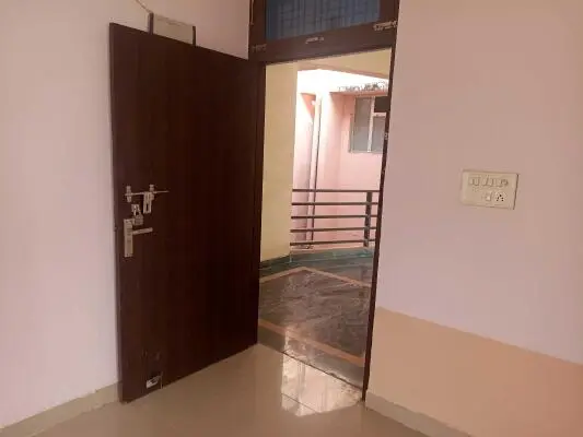 Property for rent in in Mansarovar Lucknow between 15000 to 20000.