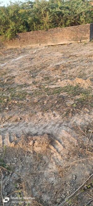 Residential land / Plot for sale in Chaursi Orai - 400 Sqyd