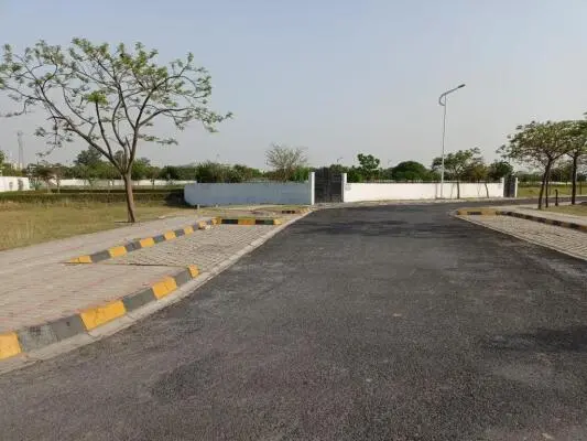 Plots in Sector Omicron 3, Greater Noida - 11+ Residential Land / Plots ...