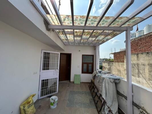 2 BHK Apartment / Flat for sale in Shanti Niwas Arjun Nagar Delhi - 900 ...