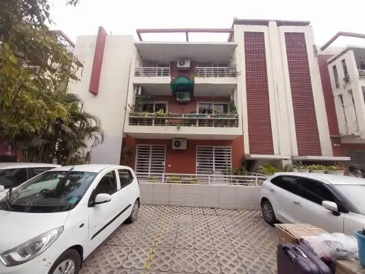 Property for rent in in Malibu Town, Gurgaon between 75000 to 1 lakh.