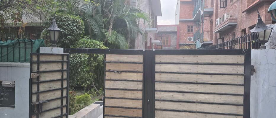 4 BHK House / Villa for sale in Sector 15A Noida - 4844 Sq. Ft.