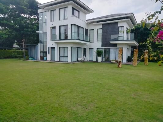 4 BHK House / Villa for sale in Nandi Hills Chikkaballapur Bangalore ...