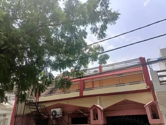 Resale House in Block C Indira Nagar Lucknow - 16+ Properties