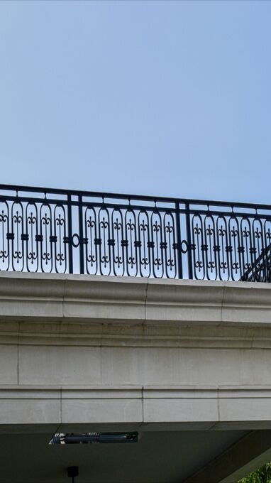 Railing Design (Photos): 45+ Steel, Iron Railing Design For Balcony ...