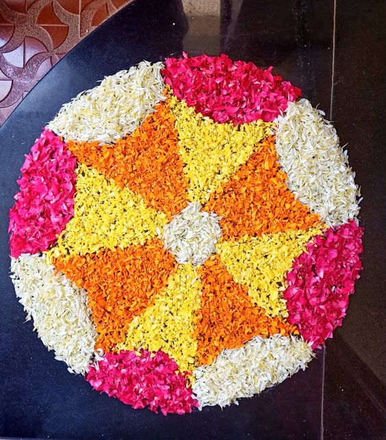 35+ Pookalam Designs for Onam 2024: Traditional & Simple Designs with ...