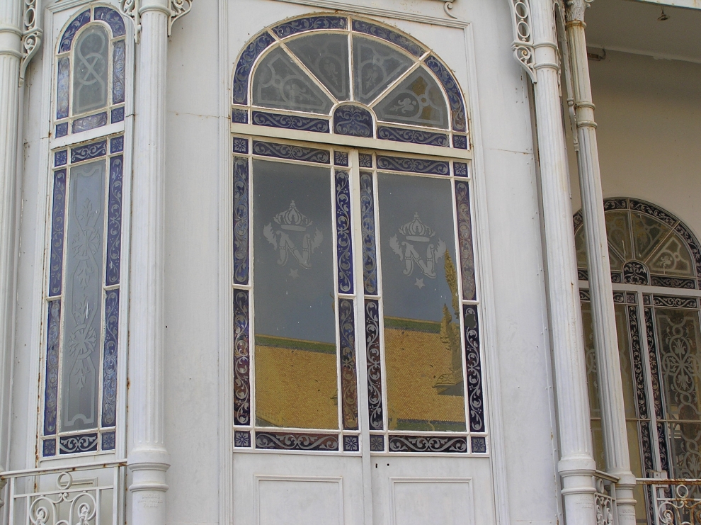 45+ Window Glass Design Ideas Trending Right Now: See Modern, Wooden ...