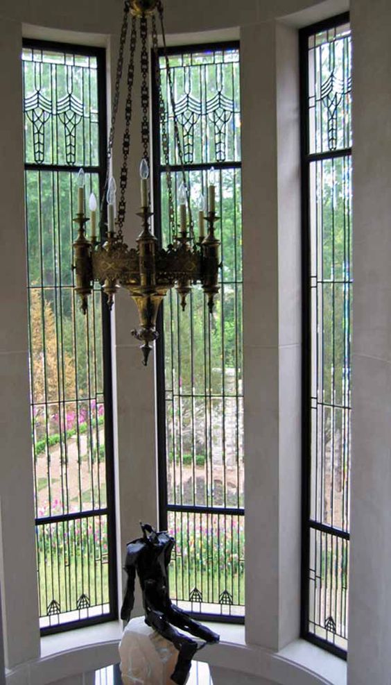 30+ Antique Window Design Ideas For Adding Regal Look To Your Home